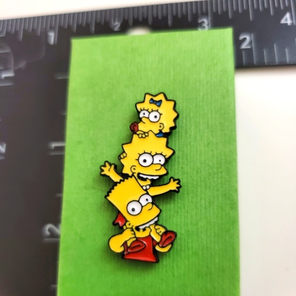 Hot Topic | Jewelry | Maggie Lisa Bart Simpson Siblings Enamel Pin ...